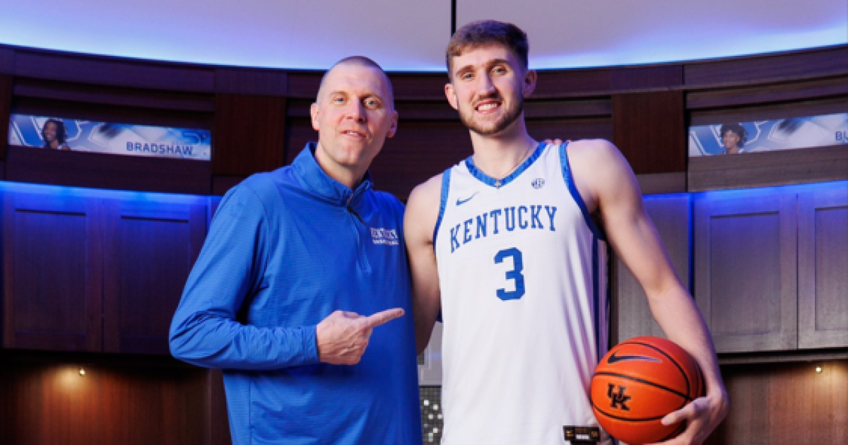 OFFICIAL: Wake Forest transfer Andrew Carr commits to Kentucky