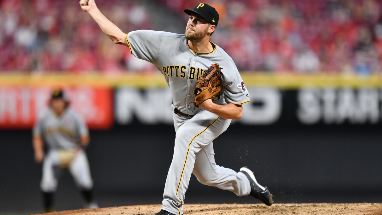 West Allis native Alex McRae records first hit of MLB career with Pirates