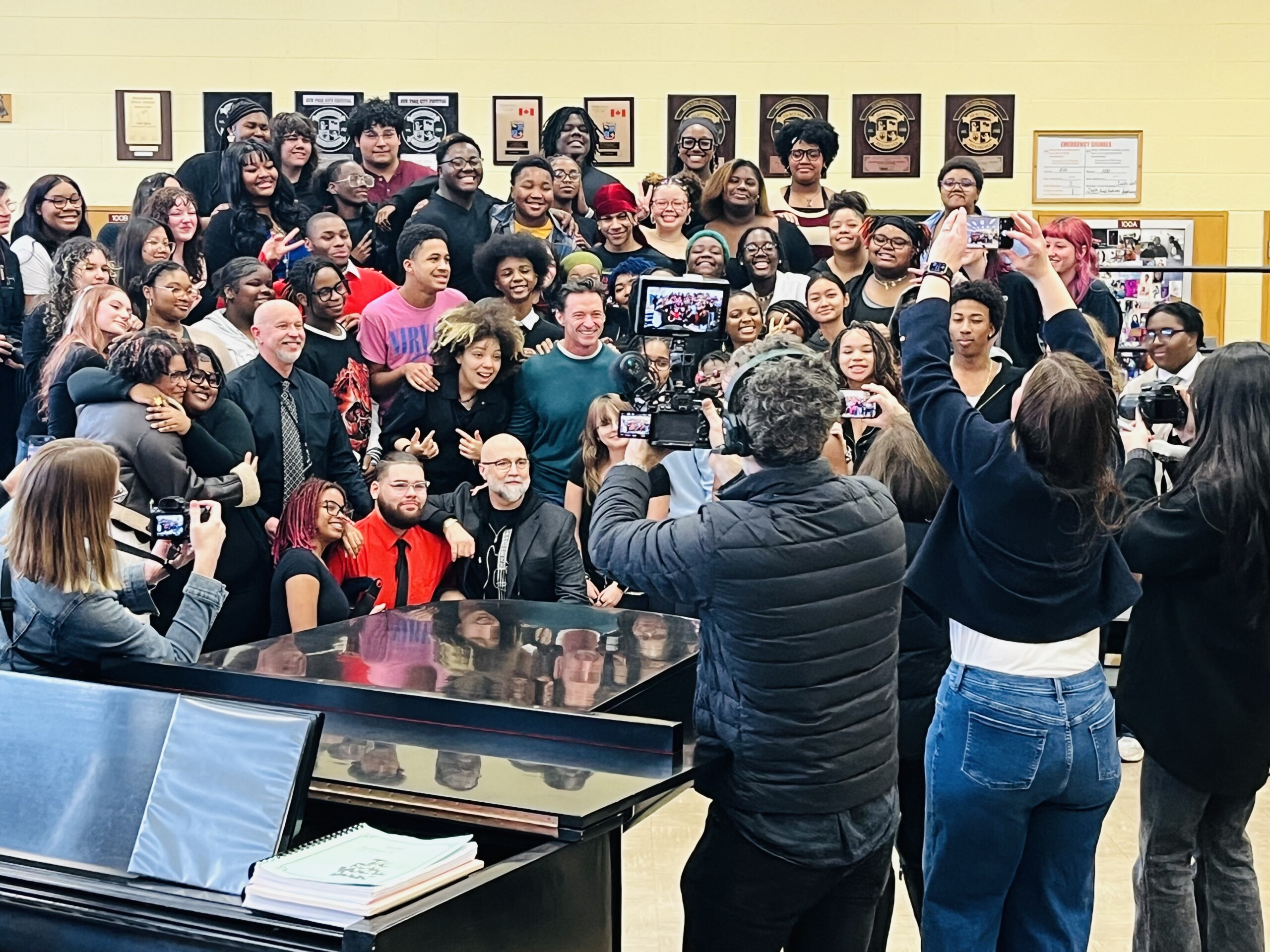 Actor Hugh Jackman surprises Milwaukee High School of the Arts students