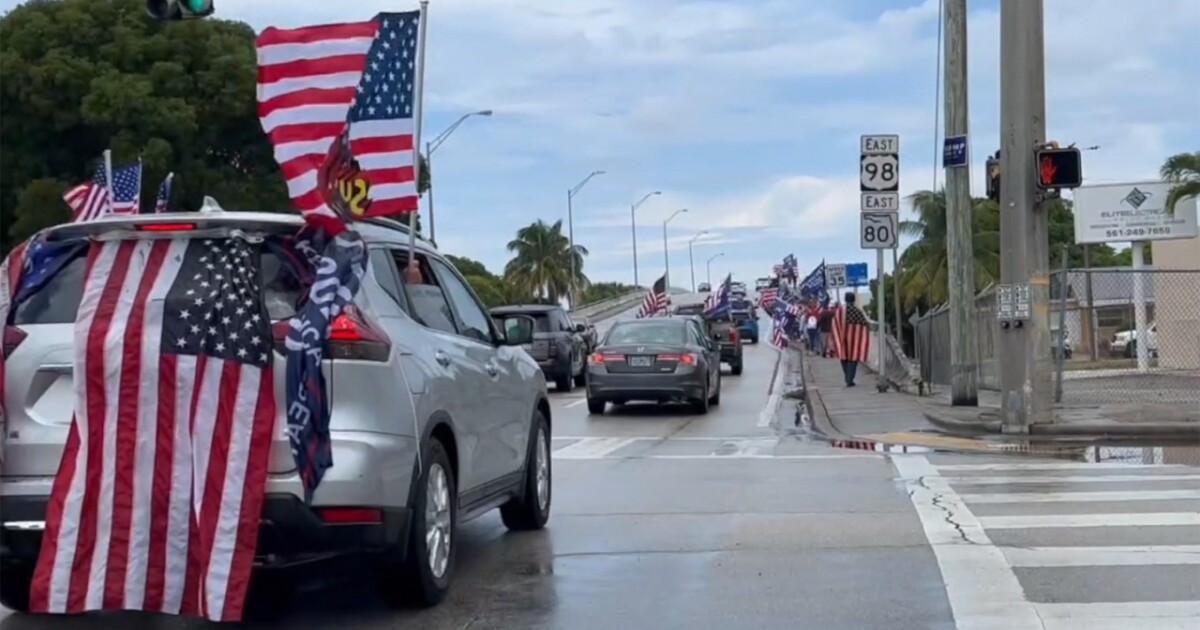 Hundreds migrate from out of town for Trump rally outside Mar-a-Lago