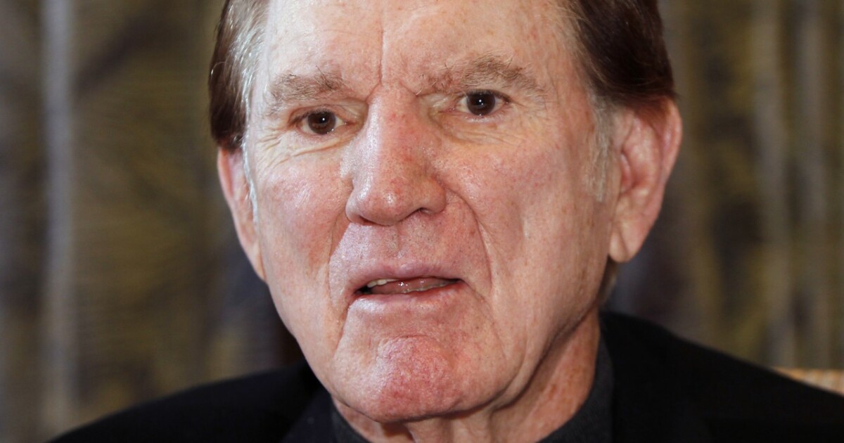 Packers legend, Pro Football Hall of Famer Forrest Gregg dies at 85