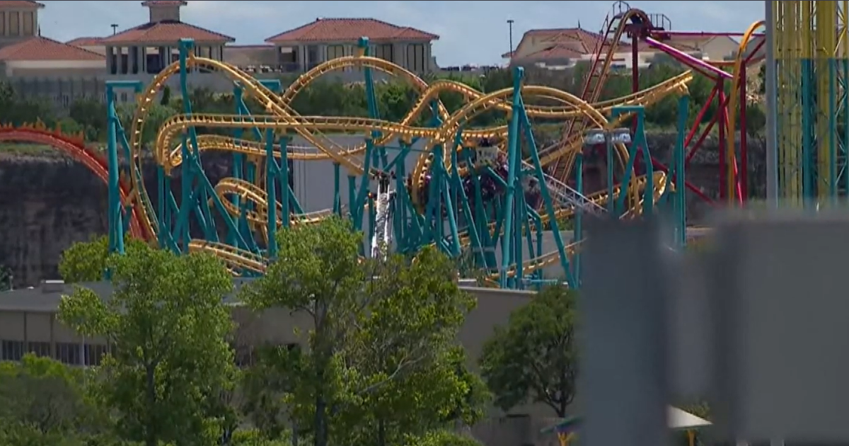 poltergeist roller coaster six flags