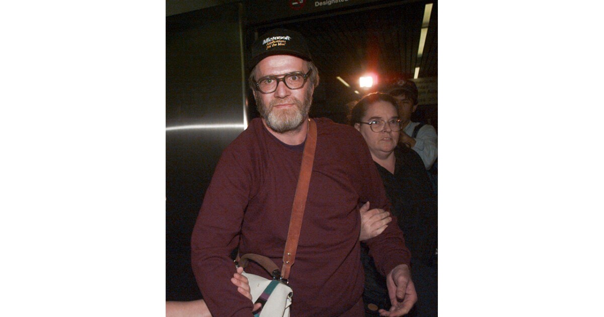 James Lewis, who sent a ransom note amid Tylenol poisonings in 1982 ...