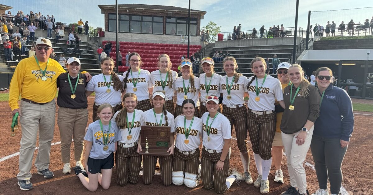 Western Brown softball team wins program's first regional championship