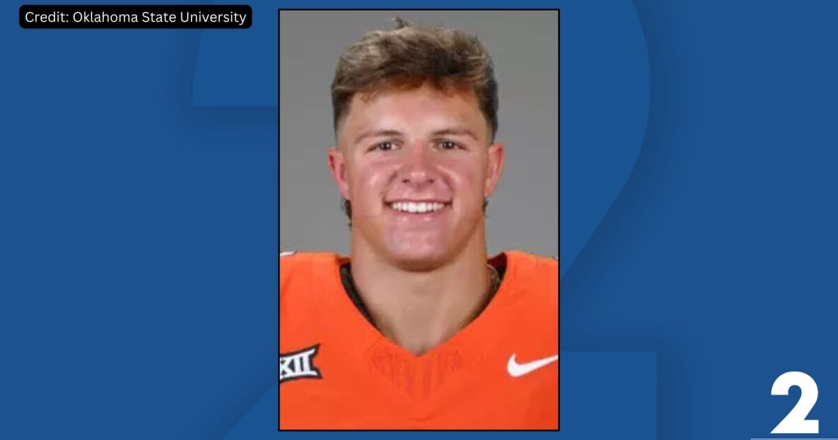 Reports: OK State quarterback breaks foot in season opener