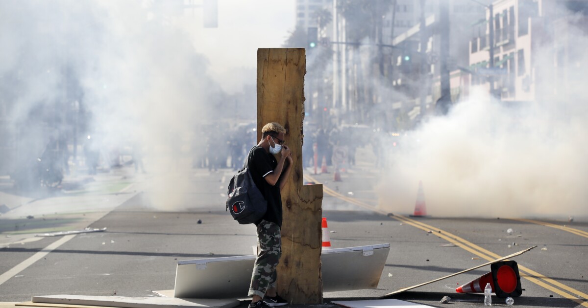 AOC, legislators propose bill to ban tear gas