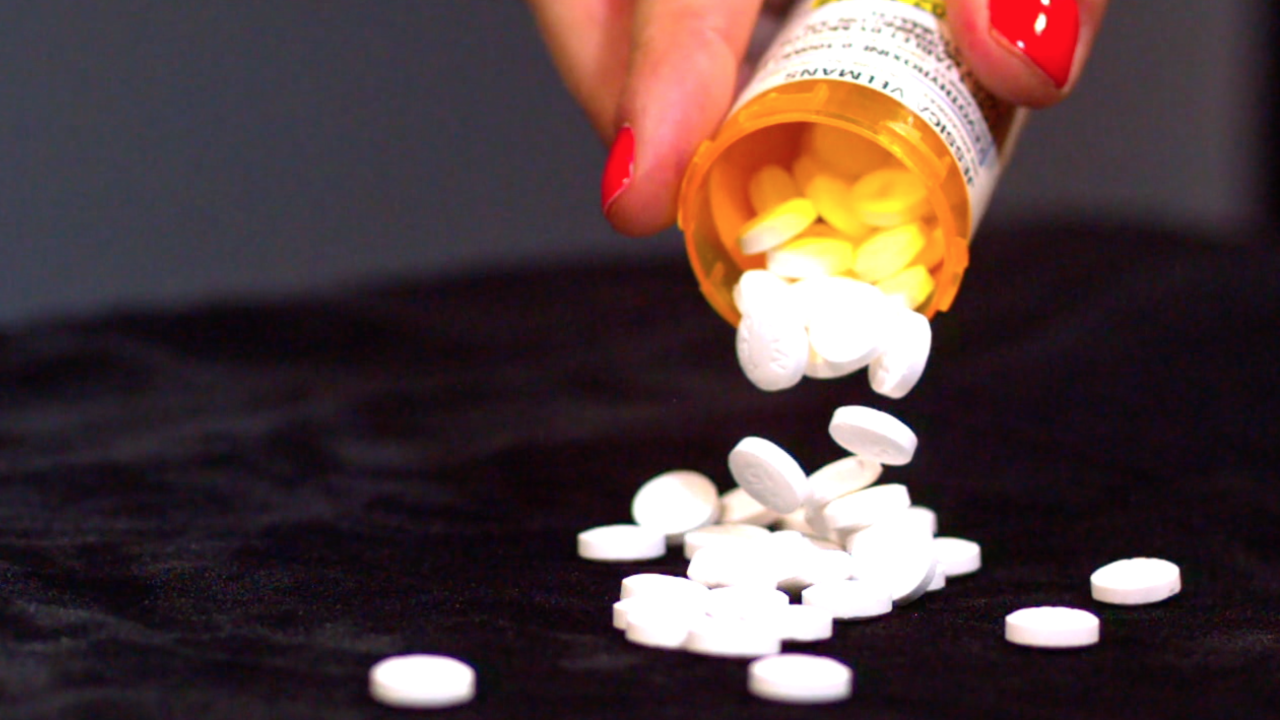 These websites can help you get the best deals on prescription drugs