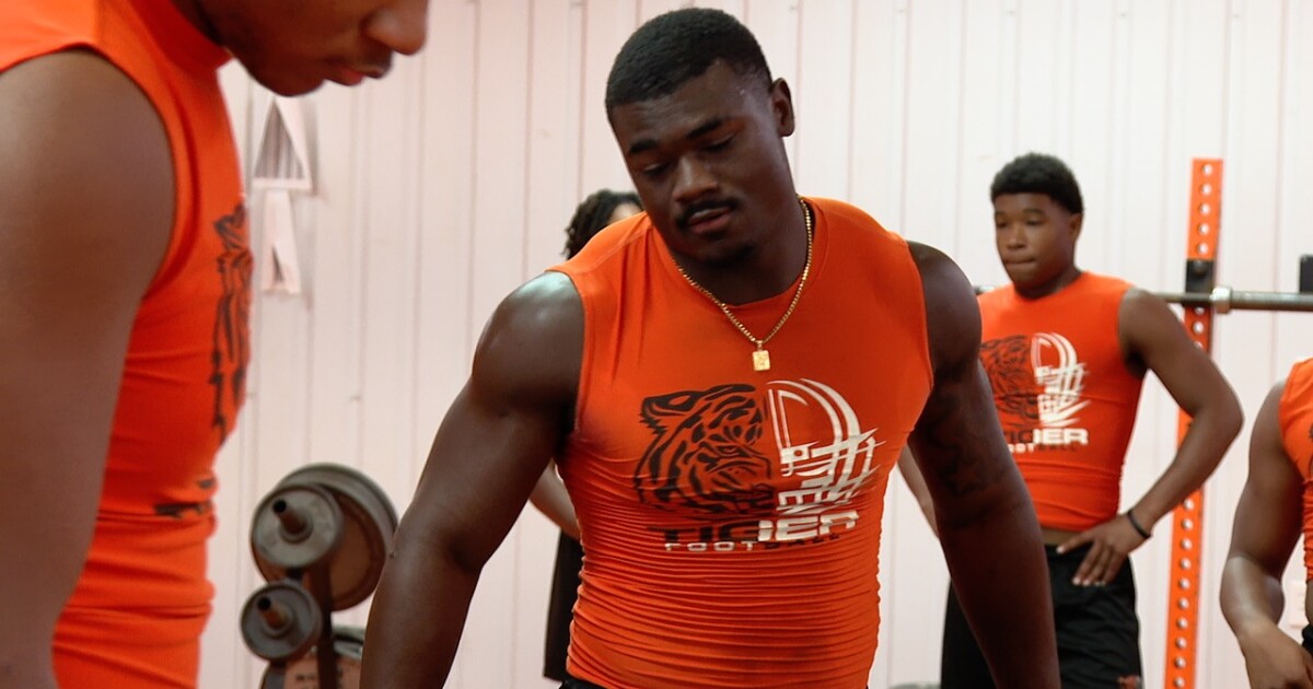 Opelousas Tigers Star D'Shaun Ford Shines on National Stage