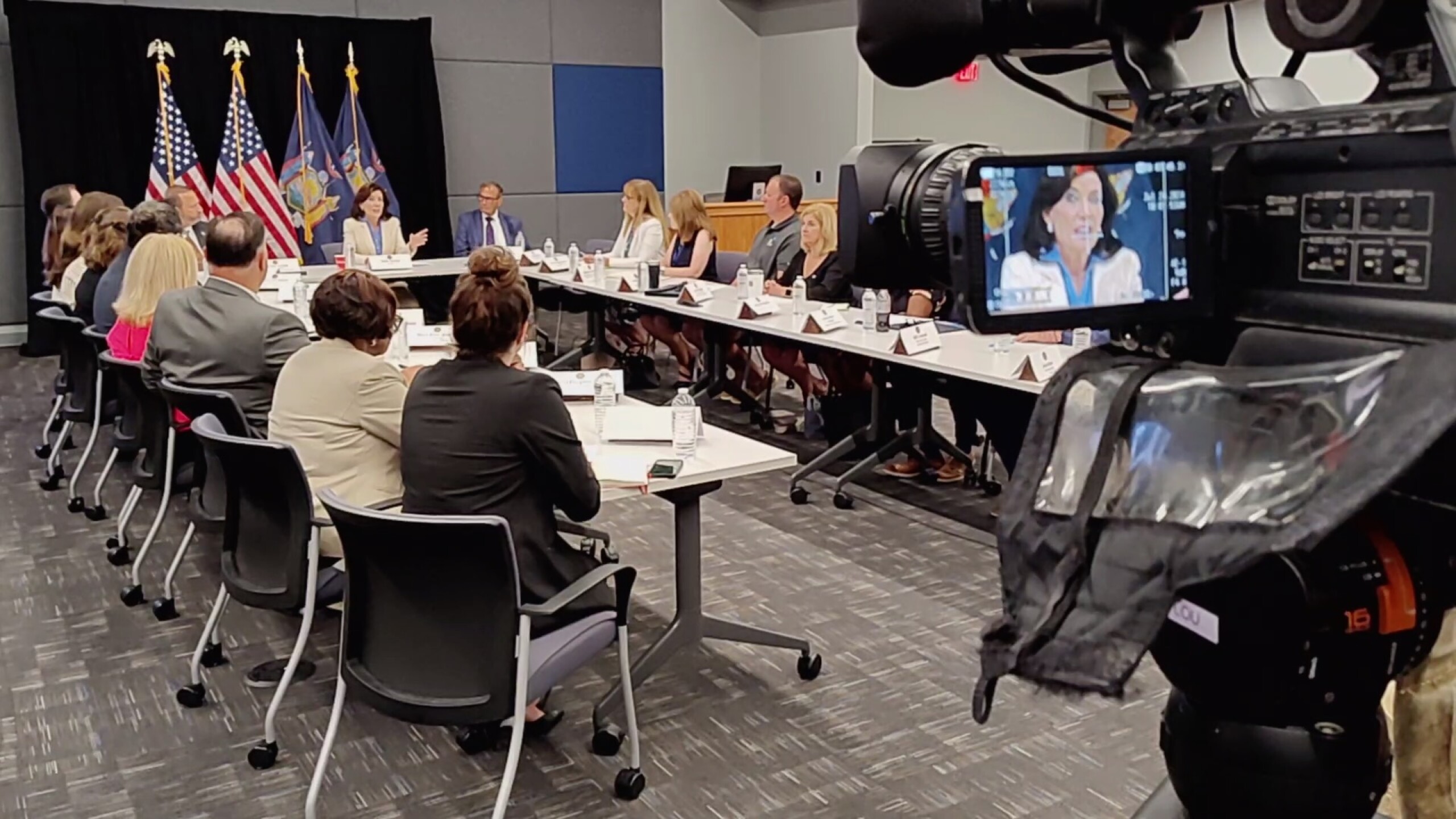 Governor Hochul continues to consider smartphone ban in New York schools