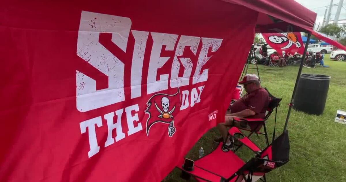 Tailgate parties were in full swing ahead of Tampa Bay Buccaneers home ...