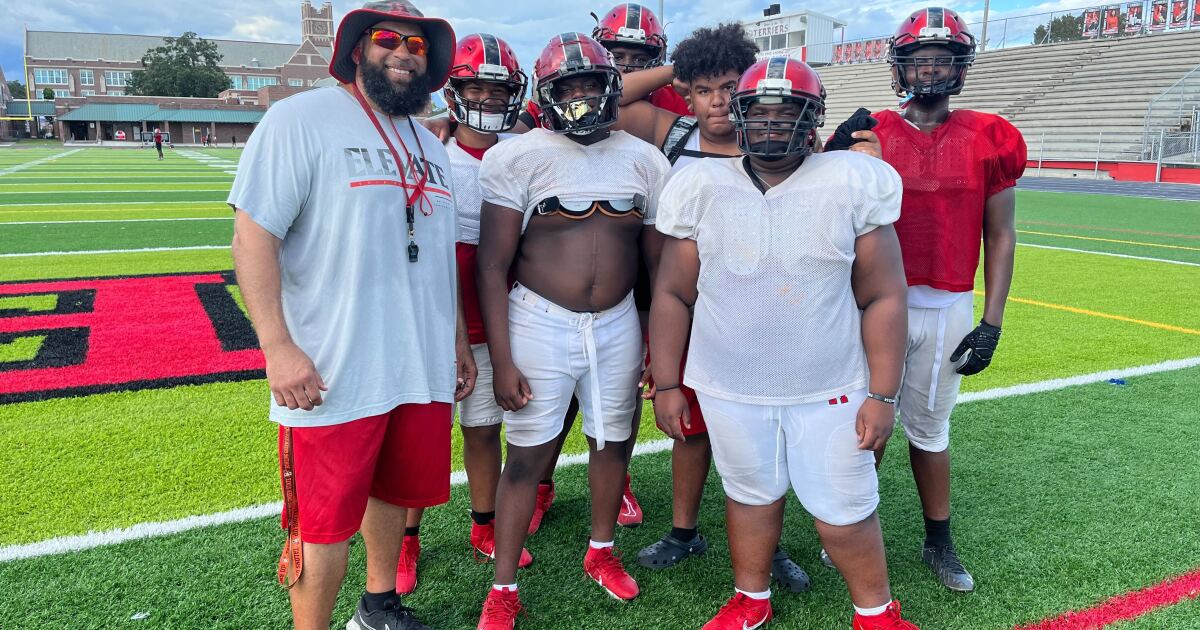 Former players rally to help high school football coach regain his smile