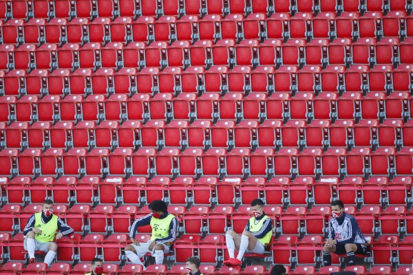 Premier League votes to resume small group training