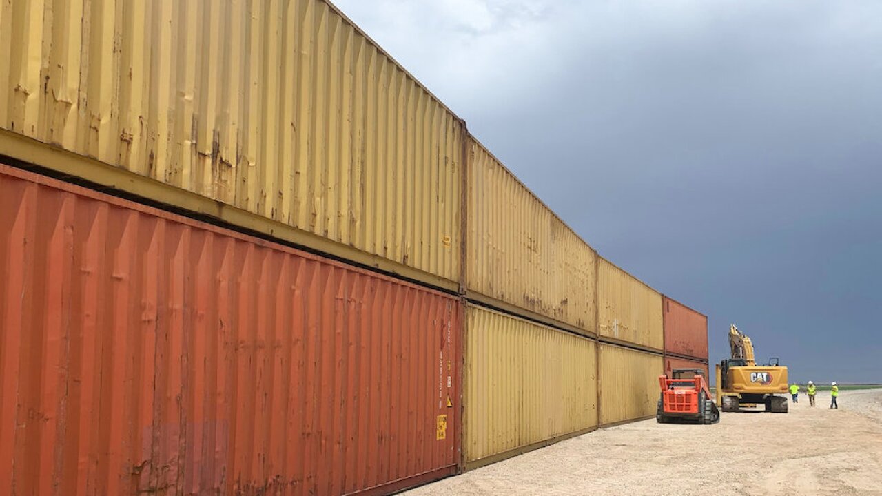 Arizona Sued By Us Over Shipping Containers On Mexico Border