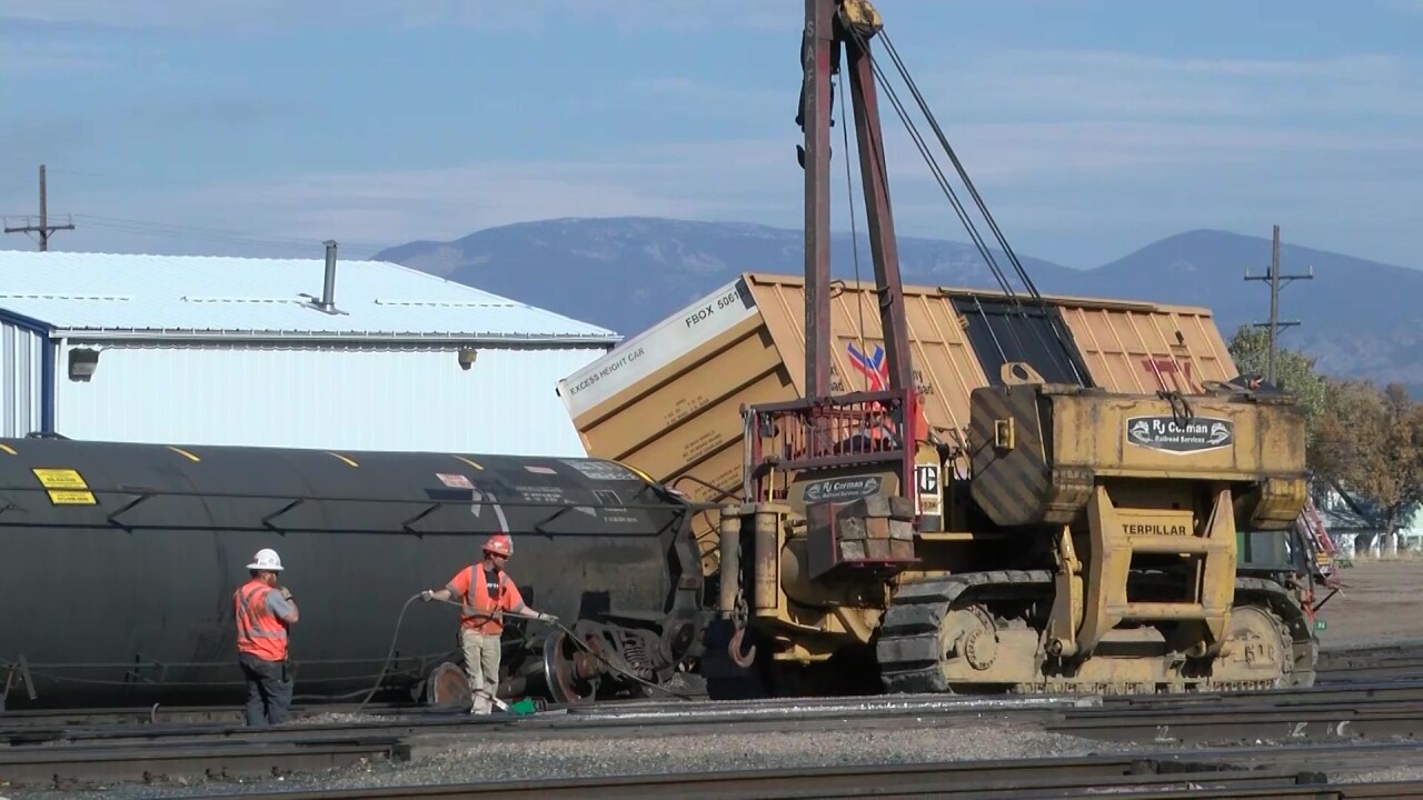 Clean-up continues after rail cars containing liquid propane derail in ...