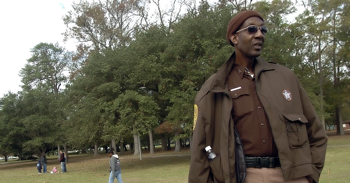 George Bell, America's tallest man and former Norfolk deputy, dies at 67