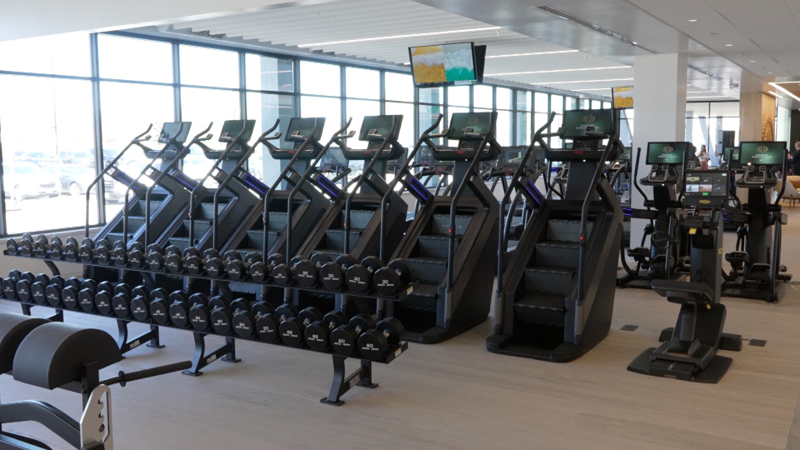 High-end Packers Athletic Club opens to public; memberships available