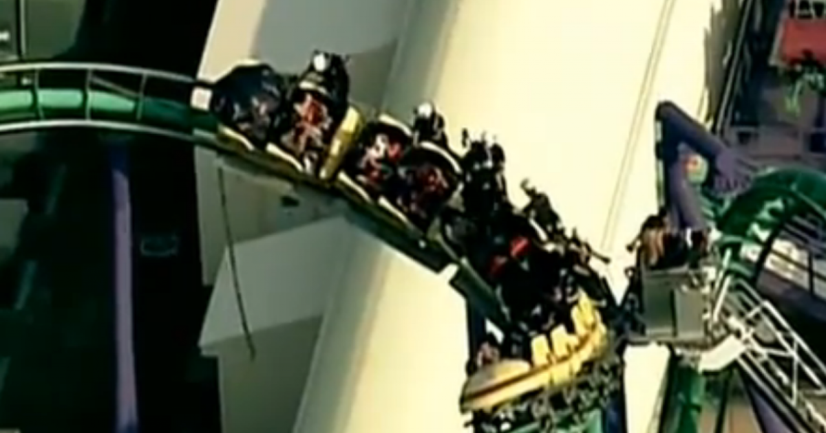 24 Stranded Riders Rescued From Six Flags Roller Coaster (VIDEO)