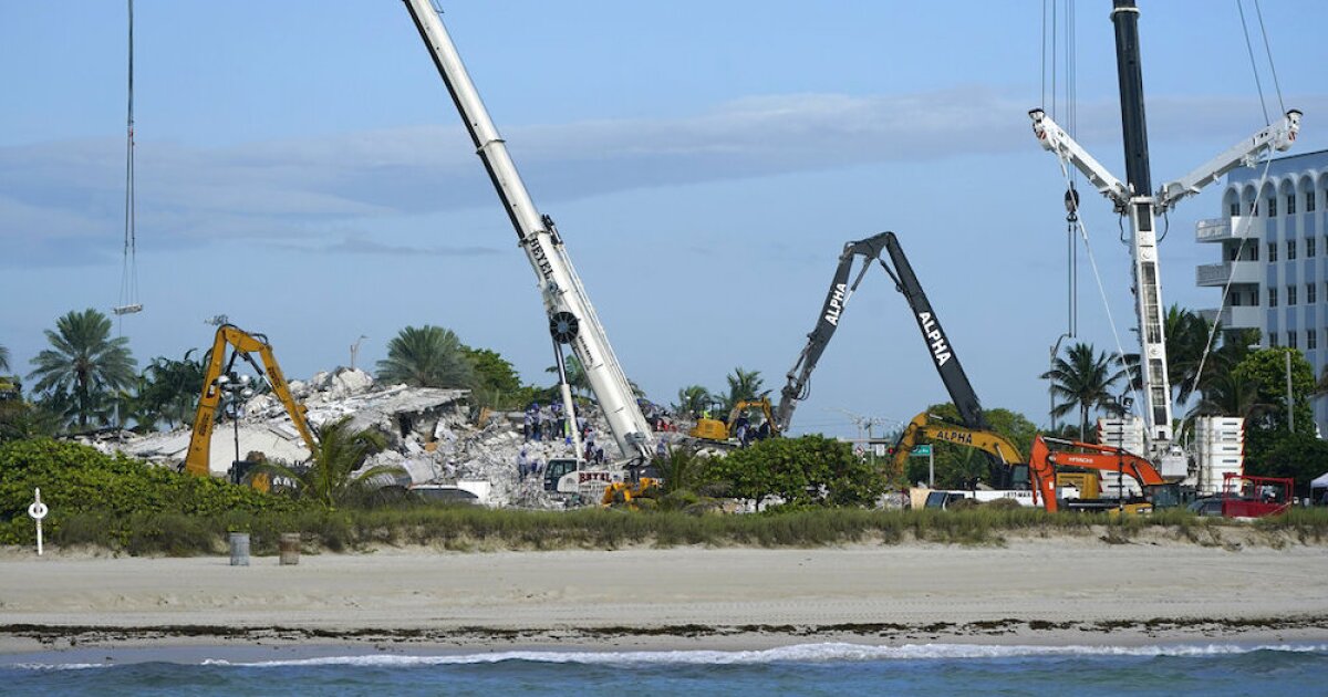 Death toll rises to 90 in Surfside building collapse