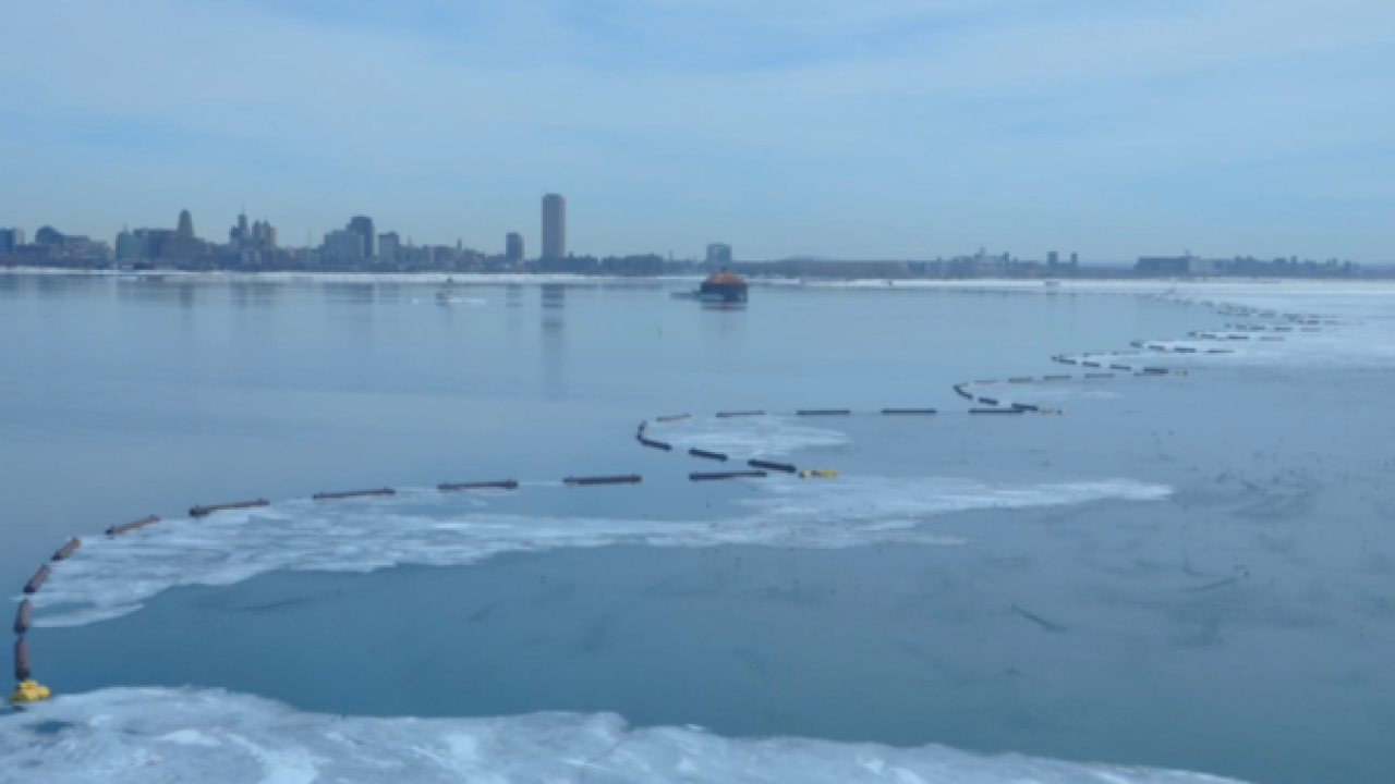 Crews expected to remove ice boom Monday