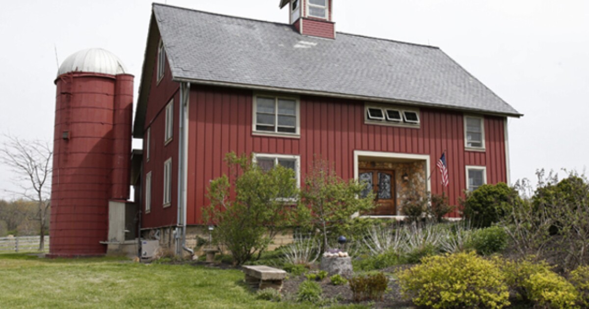 Home Tour: Back barn transformed into lofty gem
