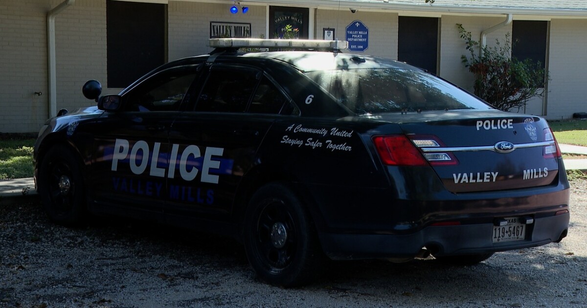 Former Valley Mills police chief and former officer indicted