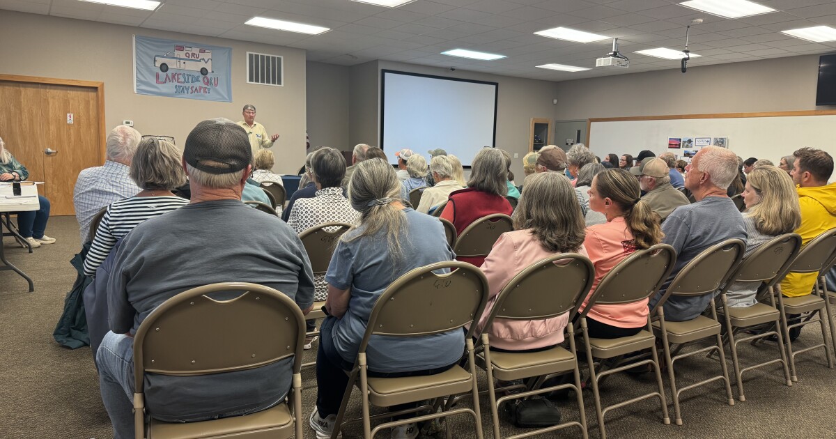 Lakeside community comes together for sewer expansion information session