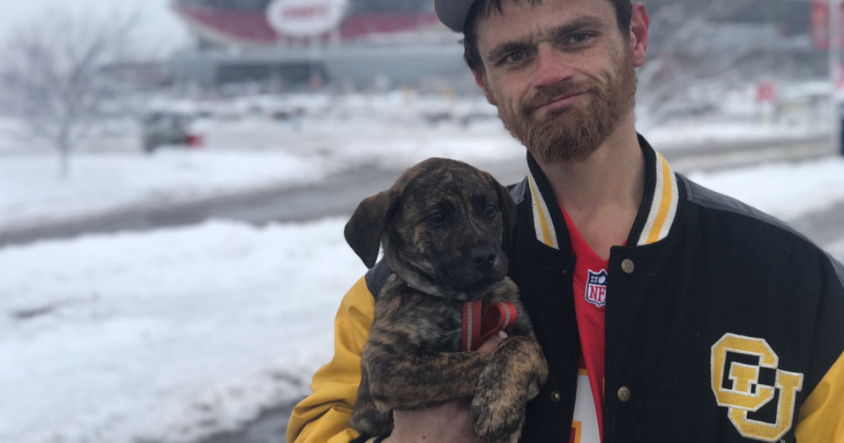 Homeless man helps Chiefs player make it to NFL playoff game