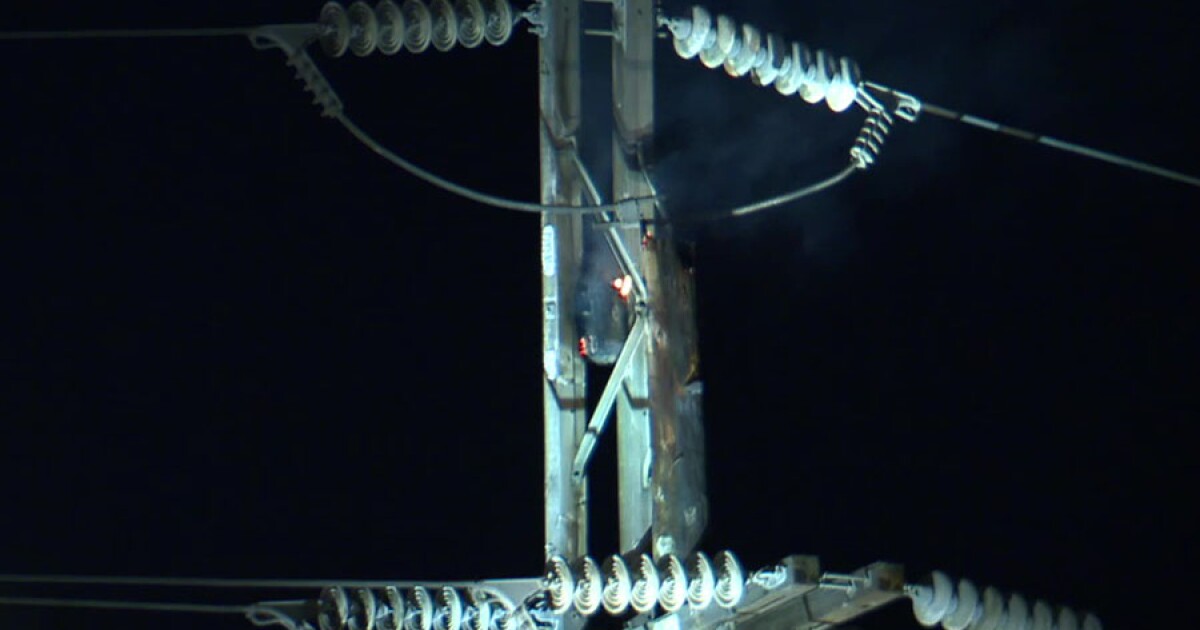 Utility line fire causes brief outage to nearly 300 SDG&E customers Utility line fire causes brief outage to nearly 300 SDG&E customers