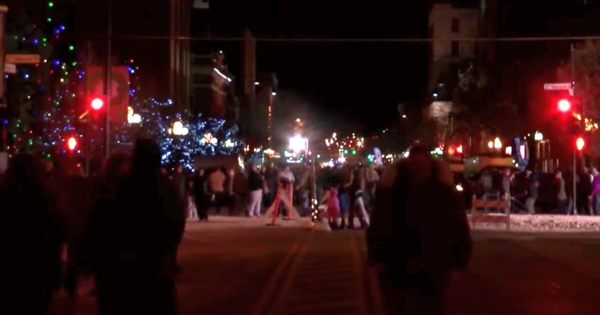 Volunteers needed for Parade Of Lights and Christmas Stroll