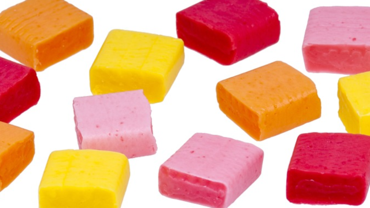 Wisconsinites eat 116,000 pounds of their favorite Halloween candy ...