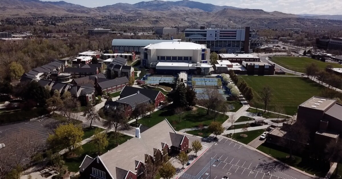 Albertsons Stadium and ExtraMile Arena go cashless at concession stands