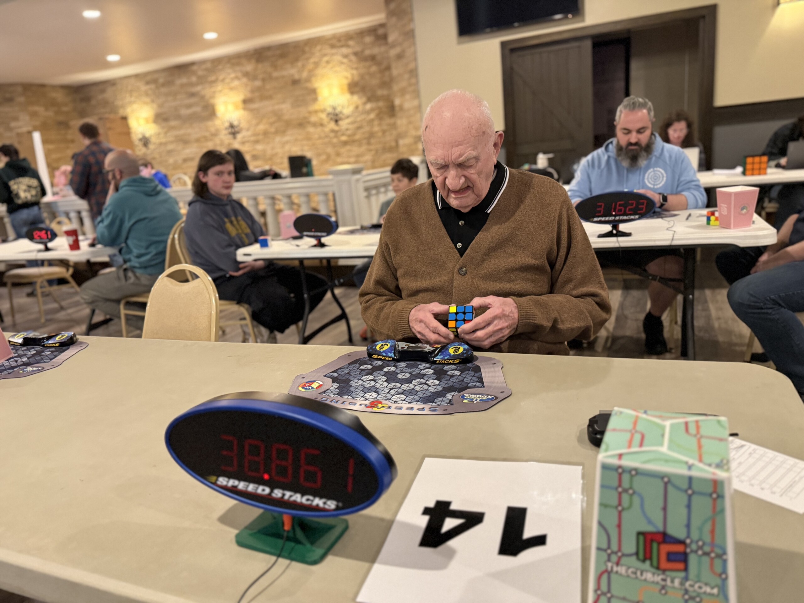 95-year-old West Seneca man makes history at Rubik's Cube competition