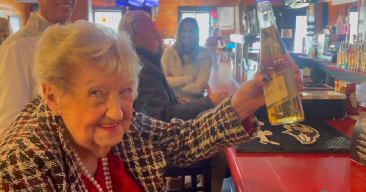 Miss Peggy: Iconic waitress retires