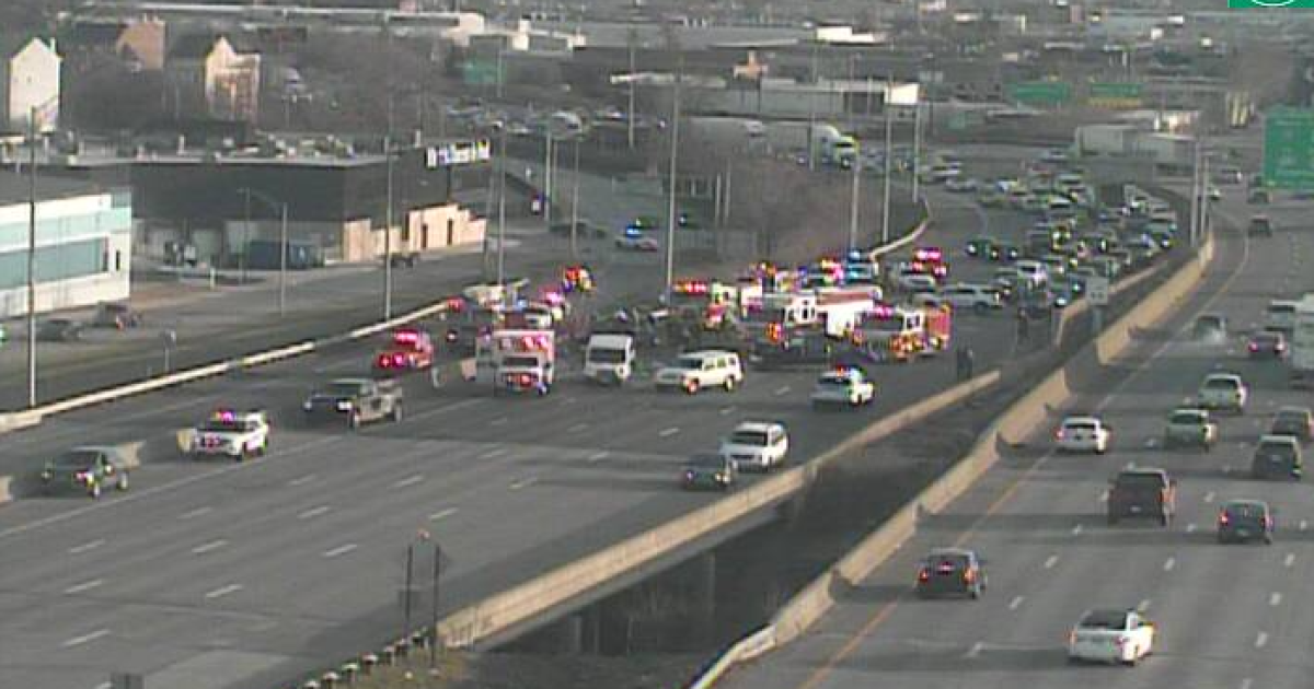 Cpd 1 Dead At Least 2 Others Injured In Multi Vehicle Crash On I 75