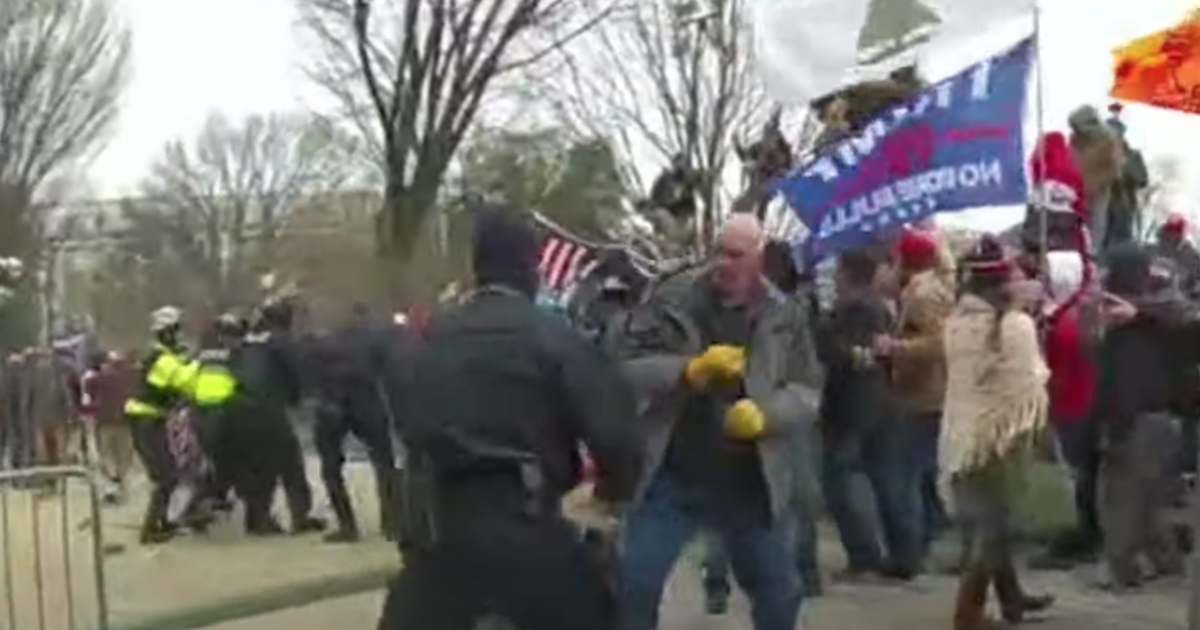 FBI releases videos of officers being assaulted during the Capitol ...