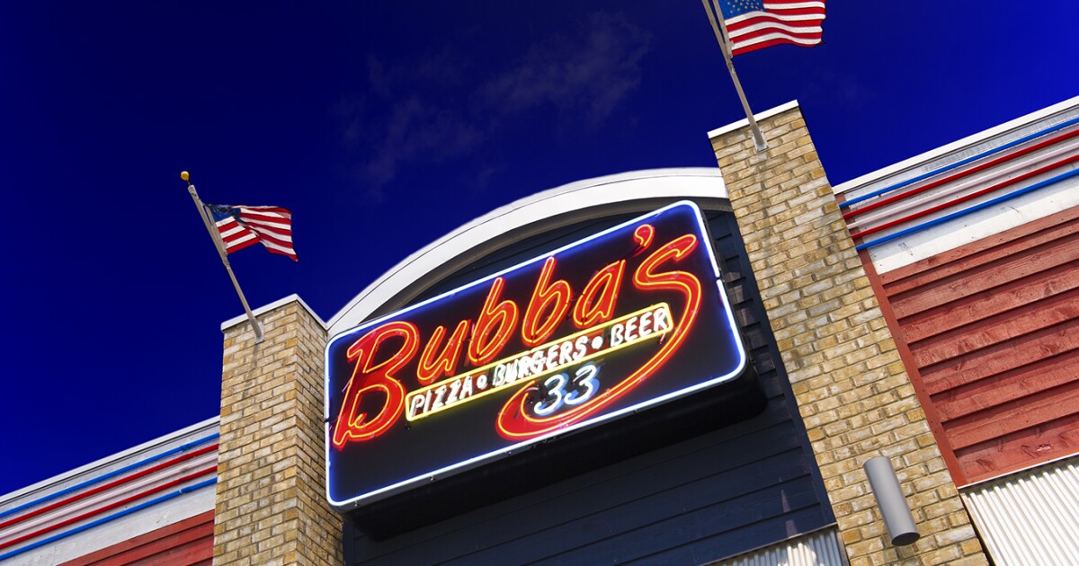 Bubbas’s 33 gives back to first responders in Chesapeake