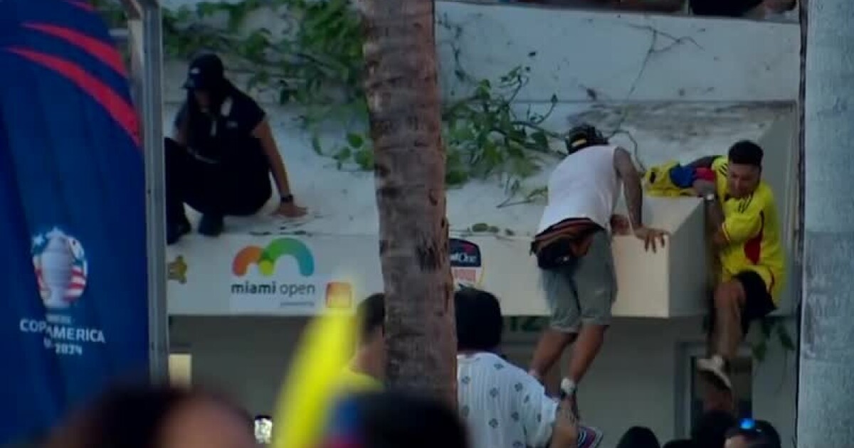 WATCH: How fans breached Hard Rock Stadium security ahead of Copa ...