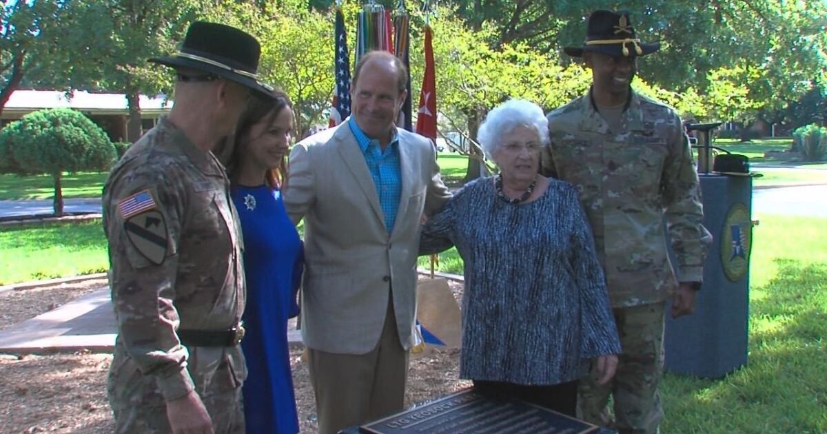 Community holds memorial dedication for Lieutenant General Yeosock