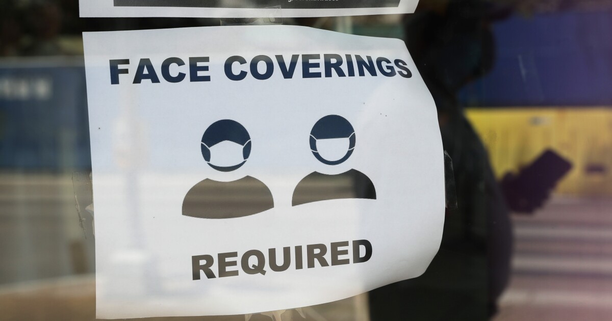 How to safely wear and remove your mask