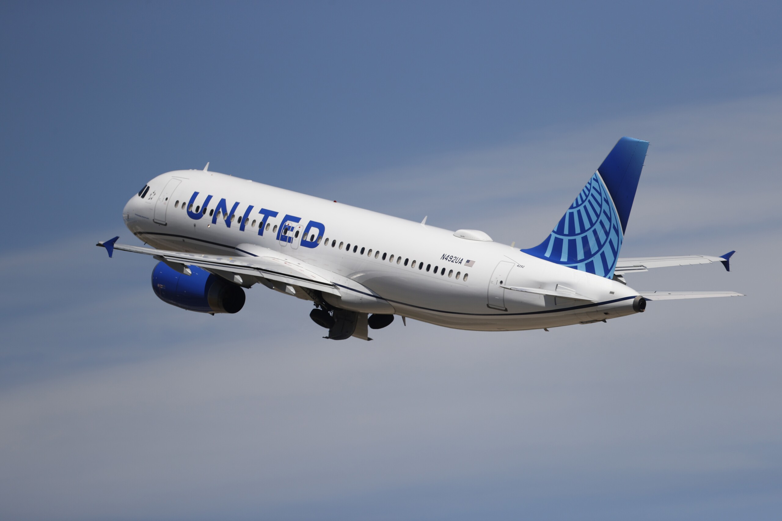 United launches 4 daily Lansing-Chicago flights
