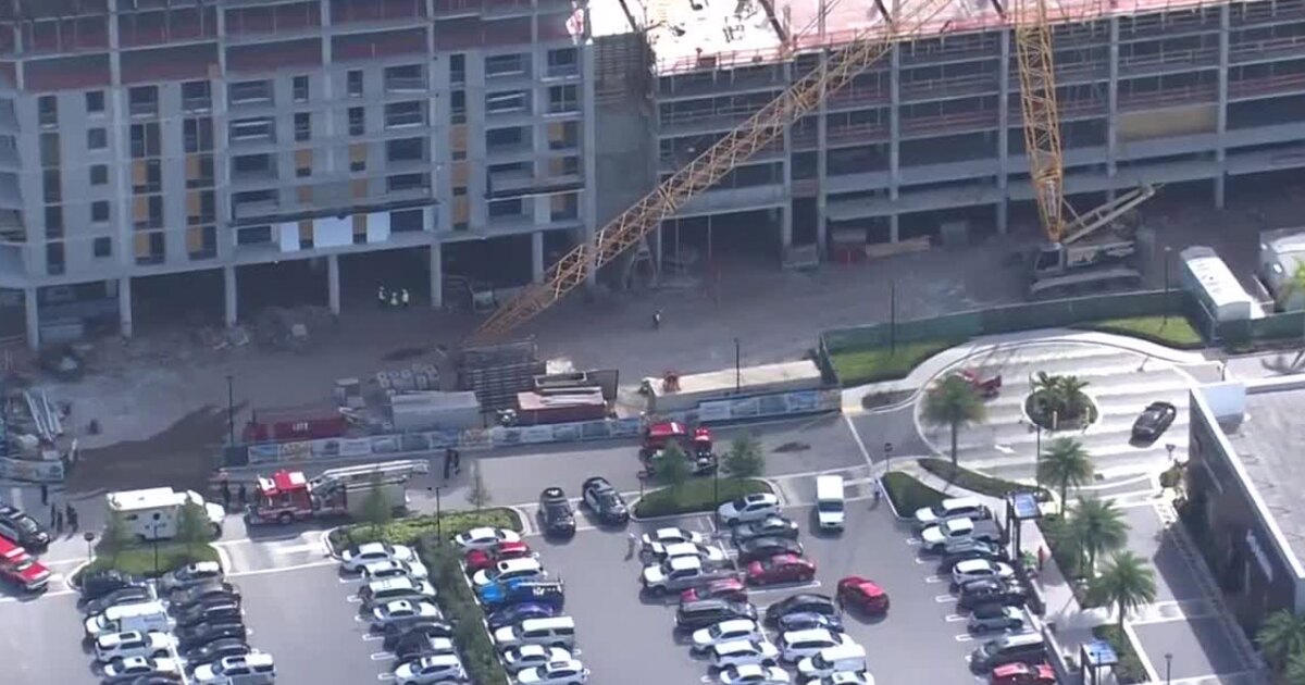 2 killed in Florida crane collapse