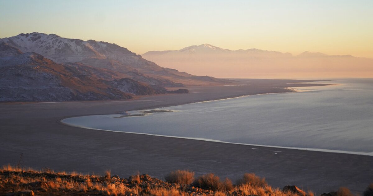 Utah at risk for toxic dust from shrinking Great Salt Lake, scientist says
