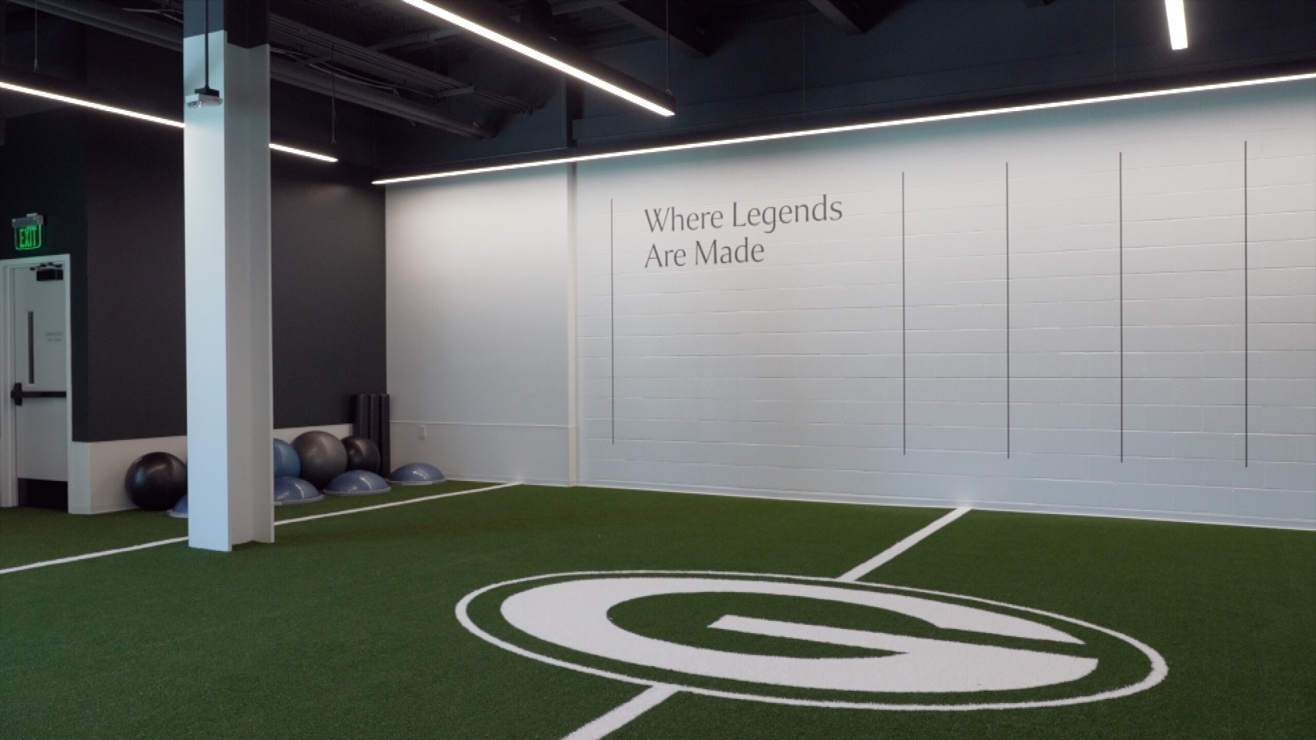 High-end Packers Athletic Club opens to public; memberships available