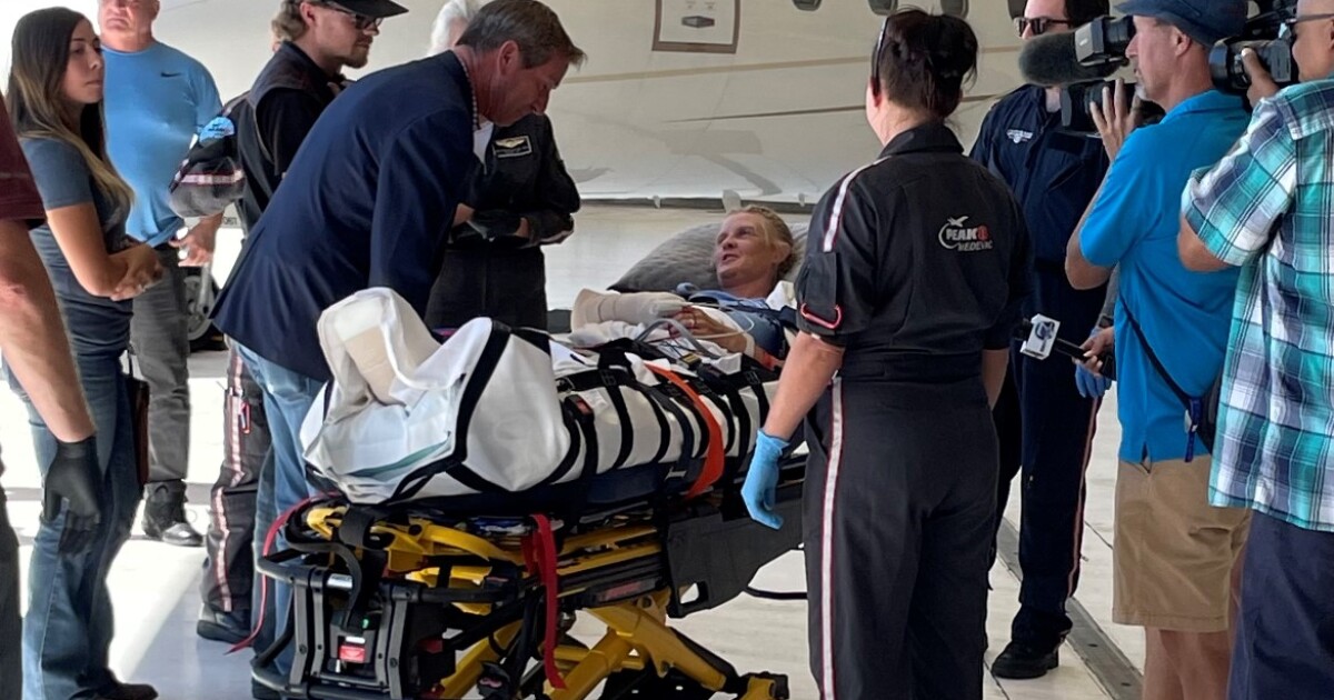 Injured Aurora PD officer returns home on donated medical flight after crash