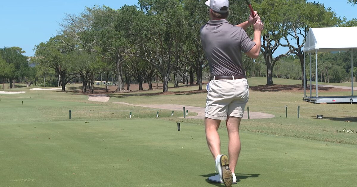 Pro golfers, NFL Hall of Famers teeing off in this unique event