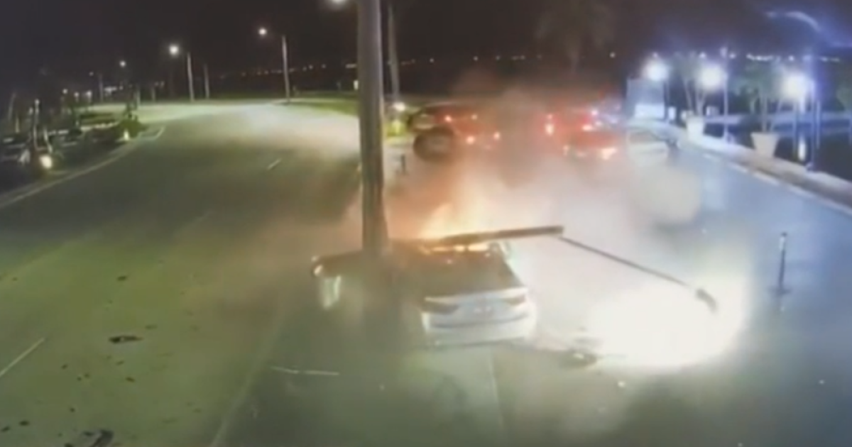 Florida driver avoids serious injury in fiery car crash