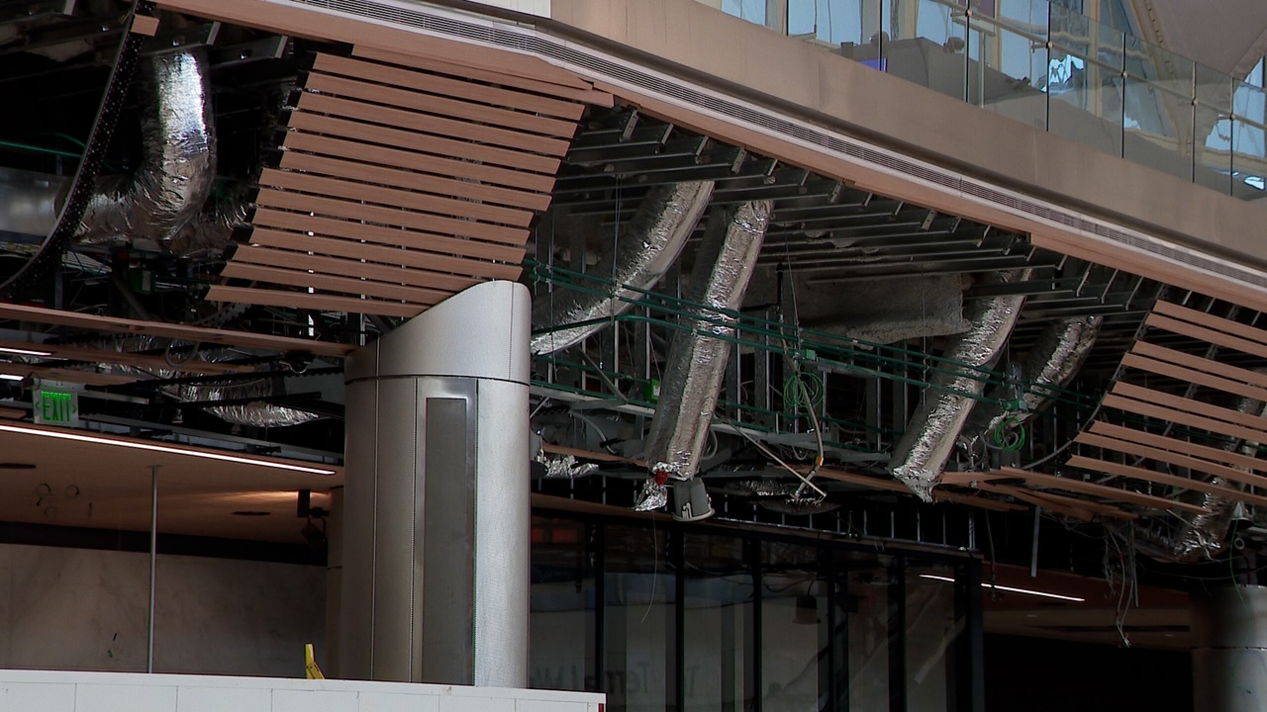 Denver airport travelers hope for more choices on how to get to gates