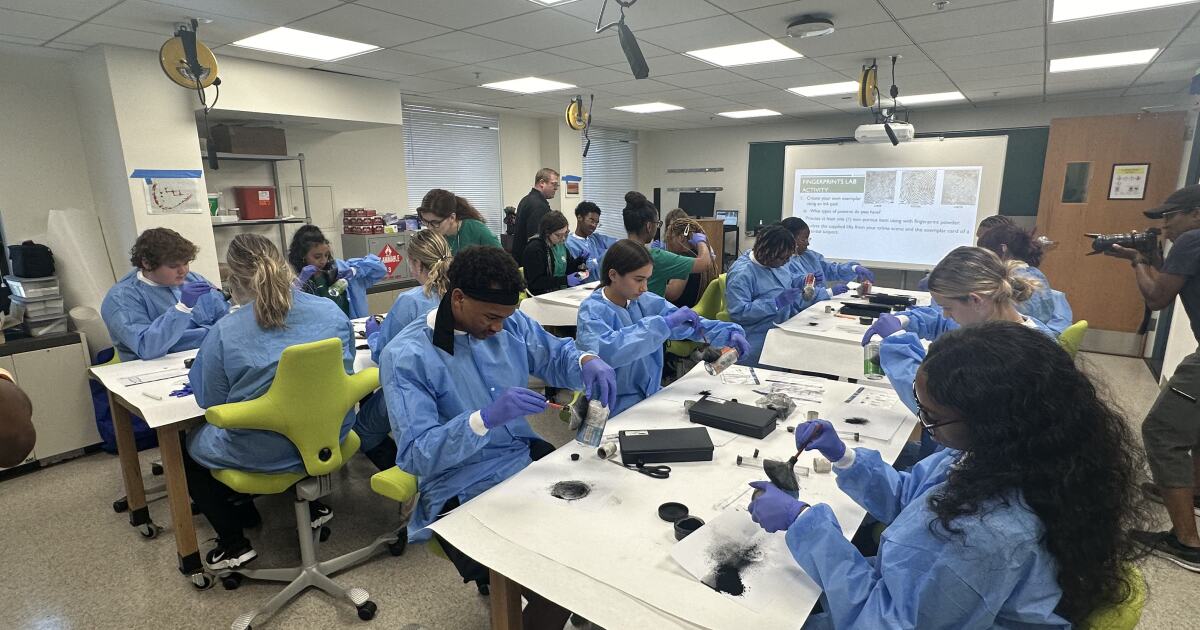 Baltimore Teens Enjoy A Free Forensic Science Camp At Loyola University