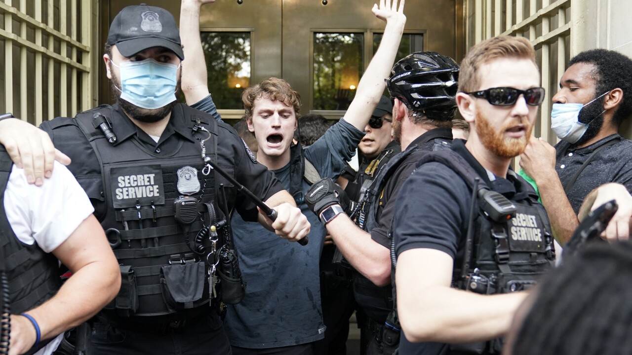 White House Lock Down Lifted After Protests