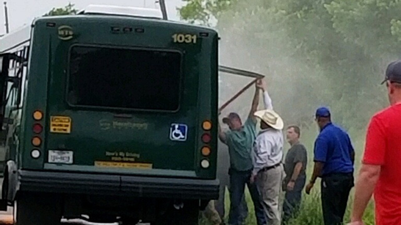 Waco Transit bus experiences electric shortage on route to Marlin